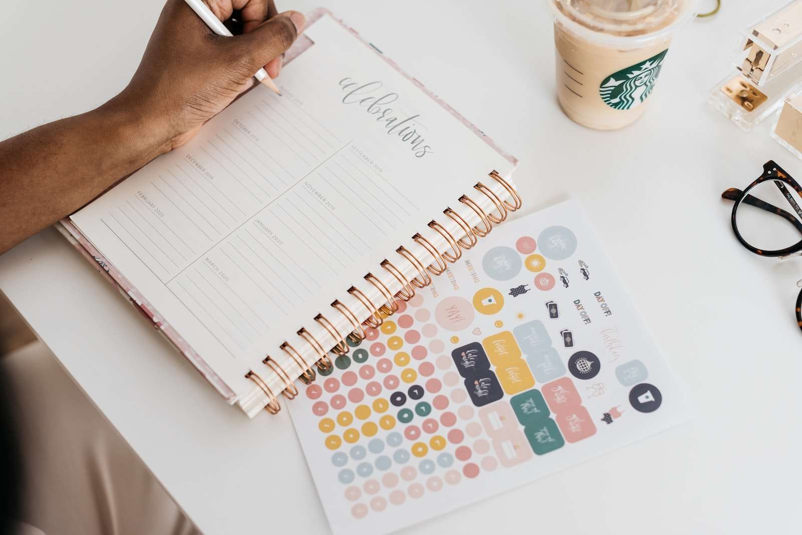 Create A Cute Life Planner For Women – My Favorite Homestead
